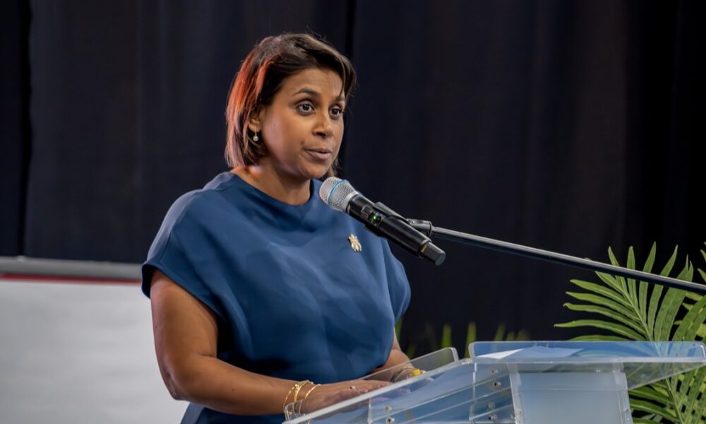 Governor on Hiring Islanders for Top Spots – Magnetic Media