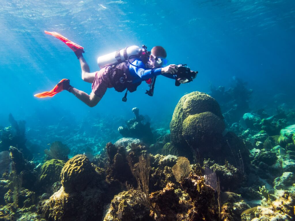 Flood watch for Northern Bahama Islands, agencies geared up – Magnetic ...