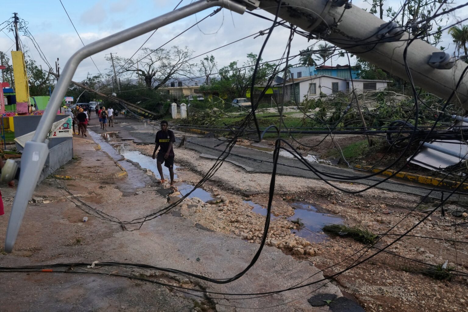 Nine Dead in Cabo Verde Flooding as Hurricane Erin Moves Through ...